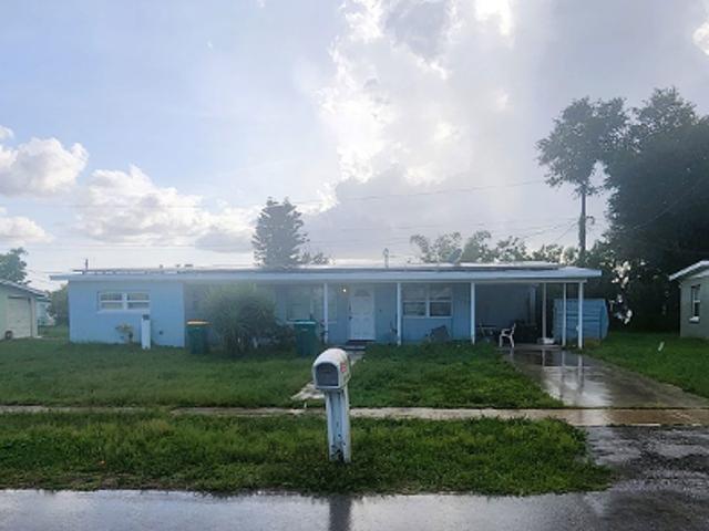 Crestwood Dr