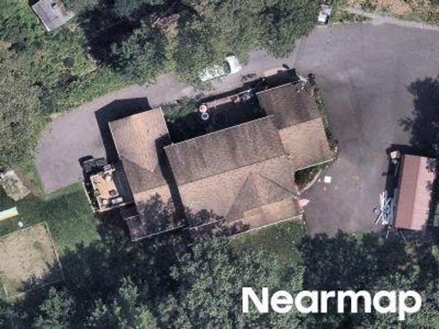 Crestwood Dr