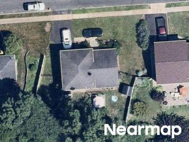 Crestwood Dr