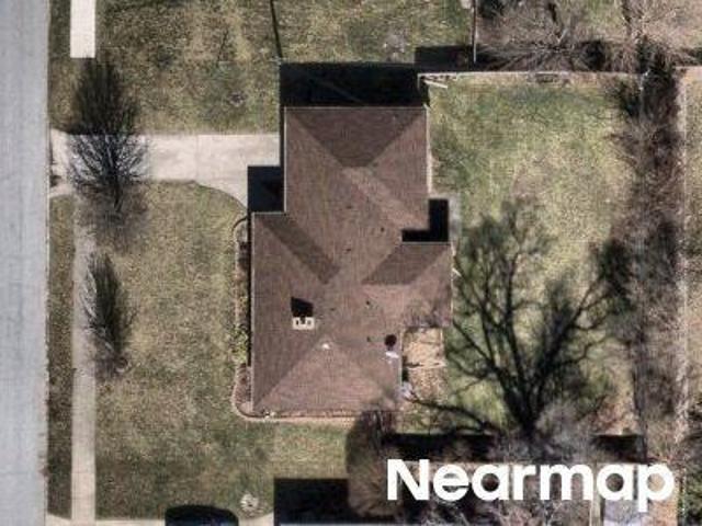 Crestwood Dr