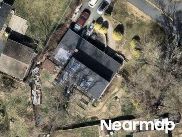 Crestwood Dr