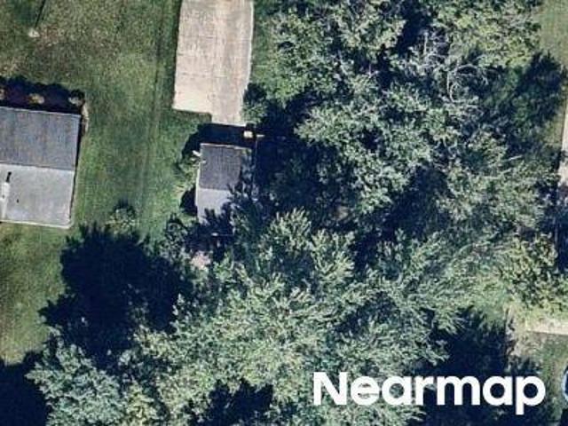 Crestwood Dr