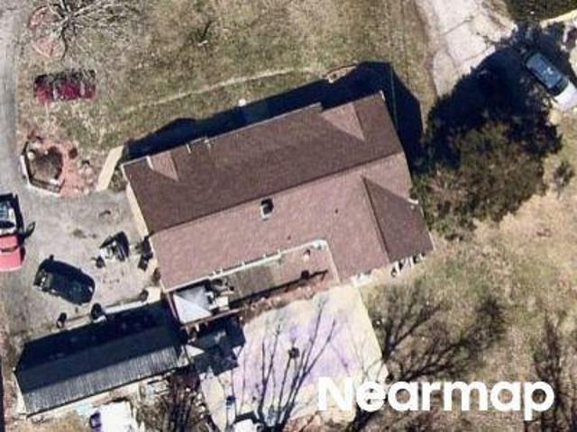 Crestwood Dr