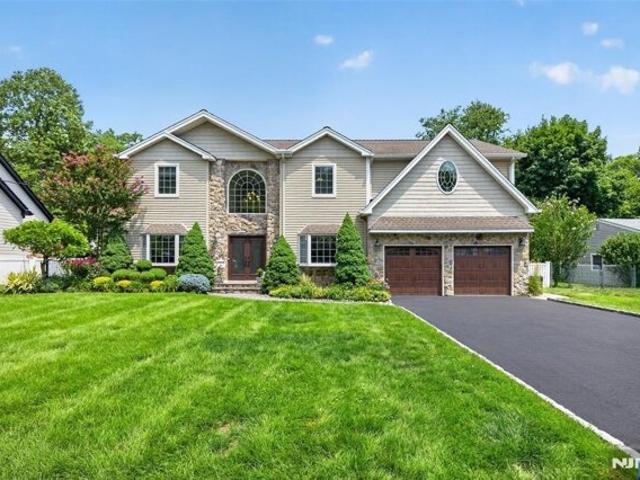 Crestwood Dr, Glen Rock, Home For Sale