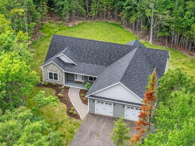 Crestwood Dr, Orrington, Home For Sale
