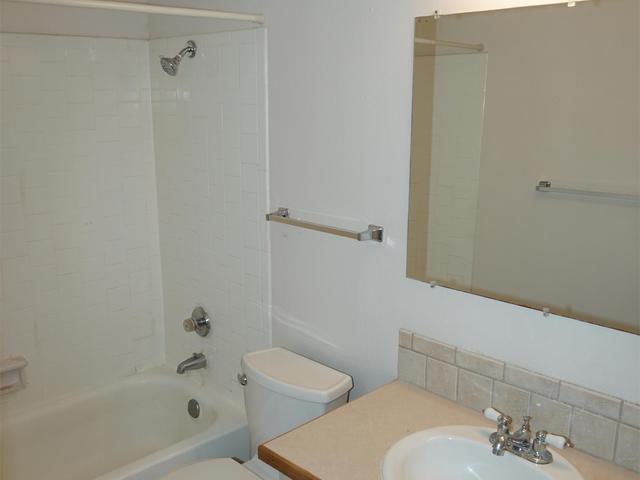 Crestwood Terrace 2 Bedroom Apartment for Rent at 3410 Sw Alice St, Portland, OR 97219 Multnomah