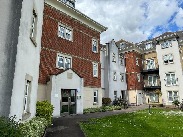 Critchley Avenue, Dartford DA1 2 bed flat to rent £1,600 pcm £369 pw