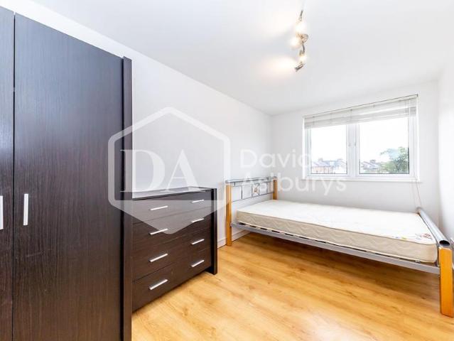 Criterion Mews, Archway, London 3 bed apartment to rent £2,600 pcm £600 pw