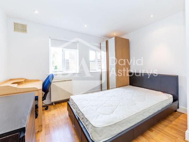 Criterion Mews, Archway 3 bed apartment to rent £2,650 pcm £612 pw