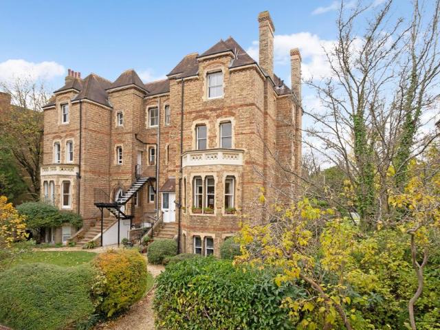 Crick Road, Oxford, Oxfordshire, OX2 2 bed apartment to rent £2,500 pcm £577 pw