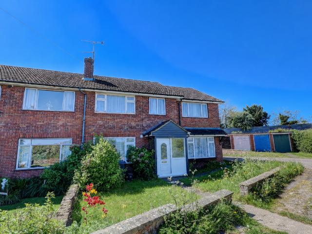 Cricket Ground, Stokenchurch, High Wycombe, Buckinghamshire HP14, Room to rent, £800 pcm | PrimeLocation