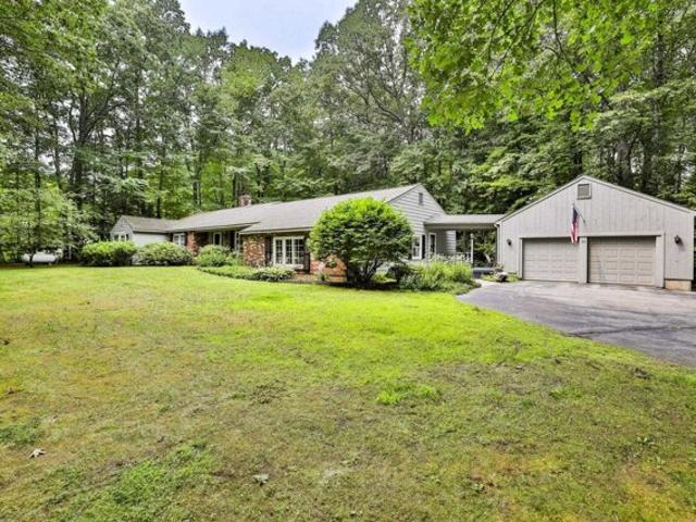 Cricket Hill Dr, Amherst, Home For Sale