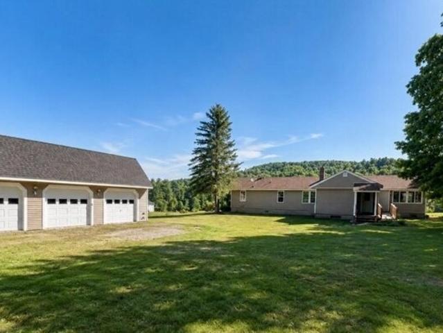 Cricket Ln, Sebago, Home For Sale