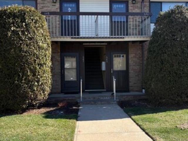 Cricket Ln, Woodbridge, Condo For Sale