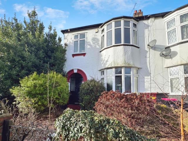 Cricketfield Grove, Leigh On Sea 3 bed semi detached house to rent £1,695 pcm £391 pw