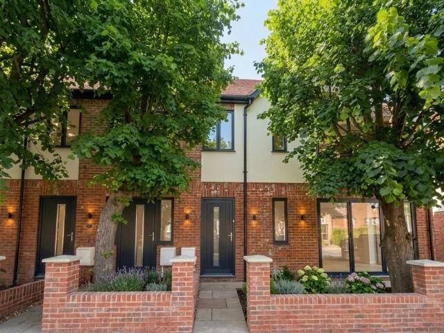 Cricklade Avenue, London SW2, 1 bed flat to rent, £1,800 pcm | PrimeLocation