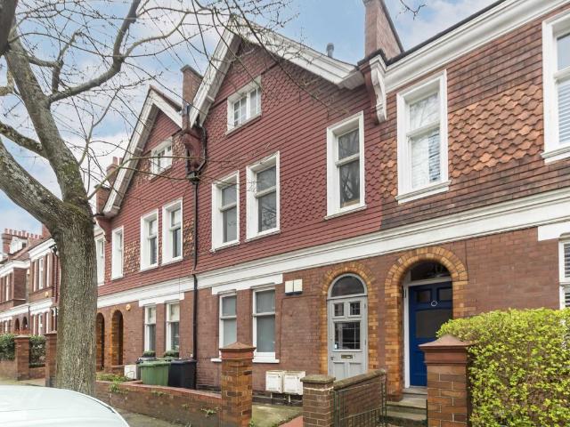 Cricklade Avenue, Streatham Hill SW2, 3 bed flat to rent, £2,900 pcm | PrimeLocation