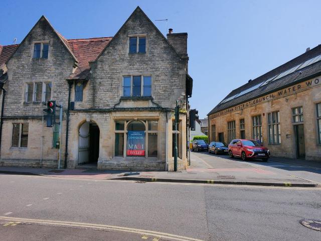 Cricklade Street, Cirencester GL7, 2 bed terraced house to rent, £1,250 pcm | PrimeLocation