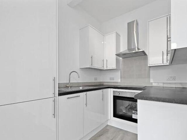 Cricklewood Broadway, London, 2 Bedroom Apartment