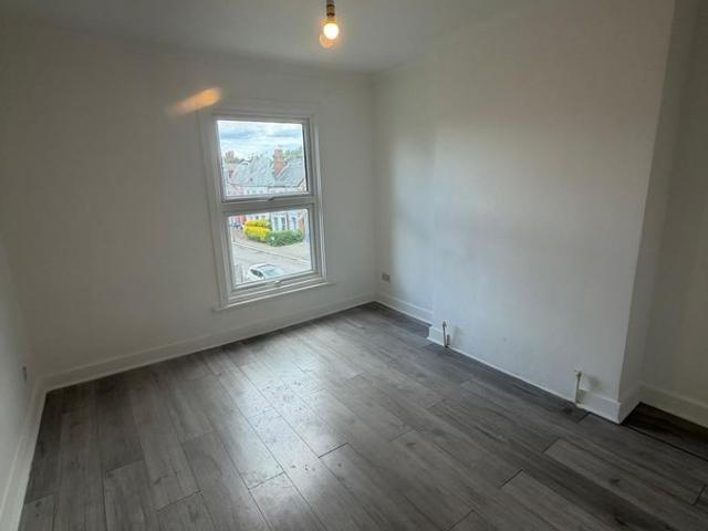 Cricklewood Broadway, London NW2, 2 bed flat to rent, £1,700 pcm | PrimeLocation