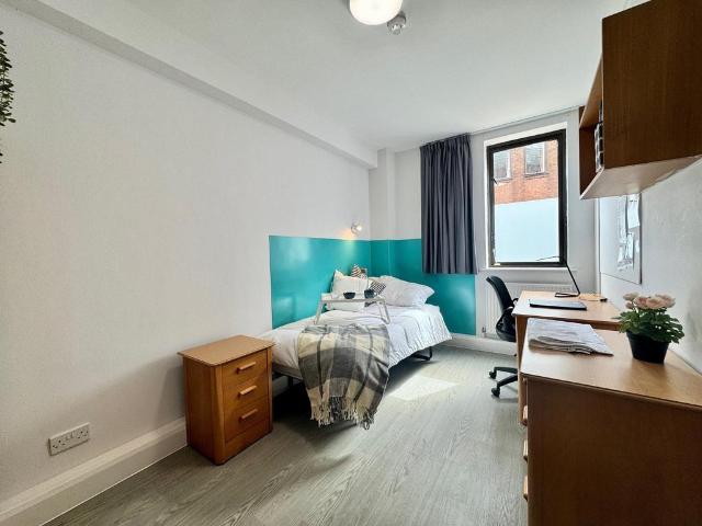 Cricklewood Lane, Cricklewood House share to rent £1,210 pcm £279 pw