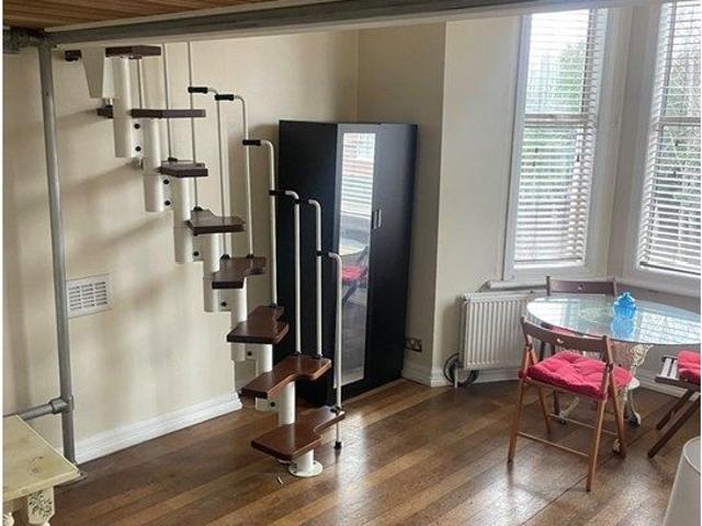 Cricklewood, London NW2, Studio to rent, £1,190 pcm | PrimeLocation