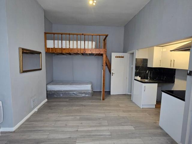 Cricklewood*Large Double Studio Flat*Self Conta