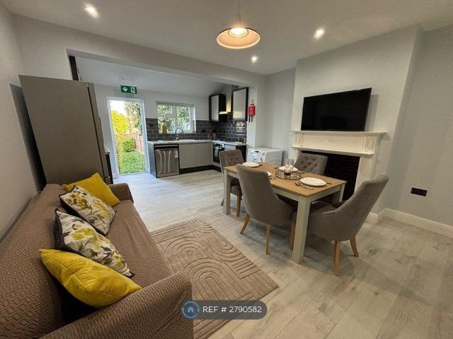 Crichton Road, Carshalton SM5, Room to rent, £1,000 pcm | PrimeLocation