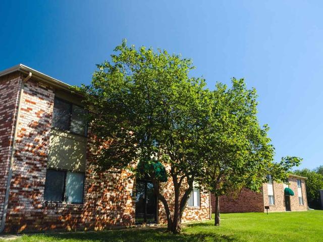 Crimson Apartments 2 Bedroom Apartment for Rent at 2541 Redbud Ln, Lawrence, KS 66046