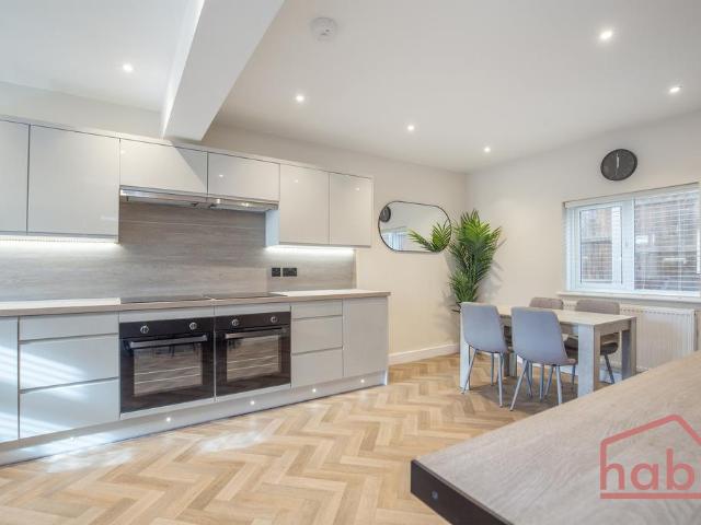 Cringleford, Norwich NR4 6 bed detached house to rent £3,550 pcm £819 pw