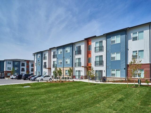CRISMAN II APARTMENTS 3 Bedroom Apartment for Rent at 680 State Highway 66, Longmont, CO 80504