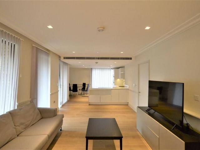 Crisp Road, London W6, 2 bed flat to rent, £3,700 pcm | PrimeLocation