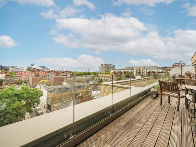 Crisp Road, Bishops Park, W6, London