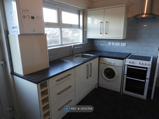 Crispin Avenue, Carmarthen SA31, 2 bed flat to rent, £695 pcm | PrimeLocation