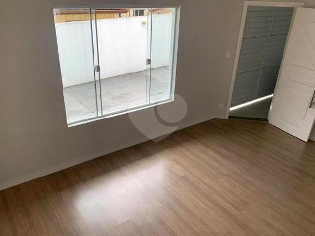 Cristo Rei Sobrado triplex em condominio bem localizado 3 quartos 2 vagas 129,45m2 privativos