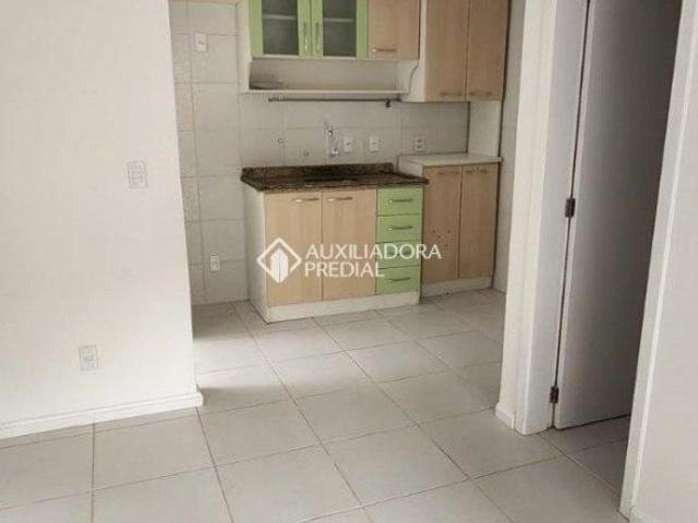 Casa sobrado à venda no bairro Cristal