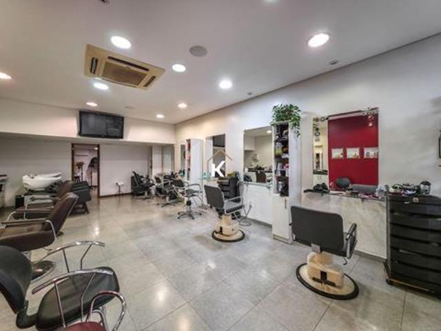 CRS 505 Loja comercial na W2 Sul CRS 505, 124 m², mezanino, 2 banheiros e localização privilegia