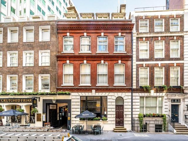 Crutched Friars, London EC3N 2 bed flat to rent £4,500 pcm £1,038 pw