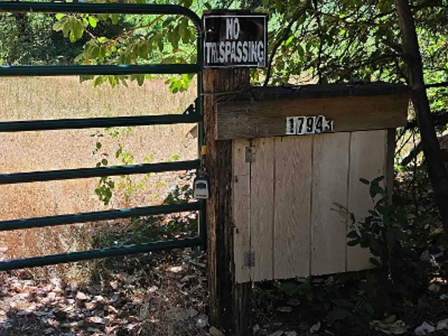 Cruzon Grade Rd