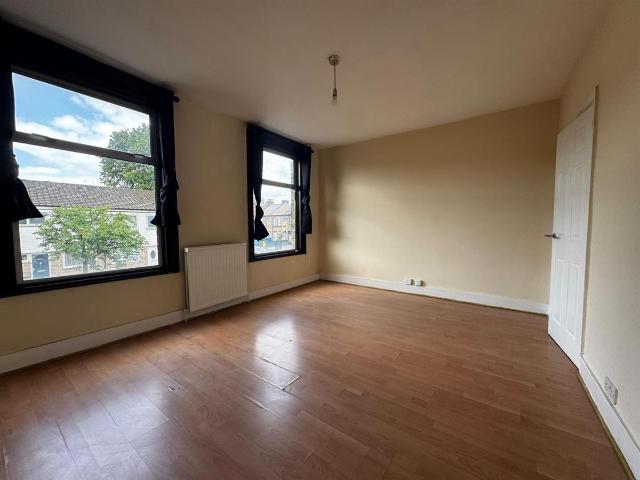 Cruikshank Road, Stratford E15, 1 bed flat to rent, £1,450 pcm | PrimeLocation