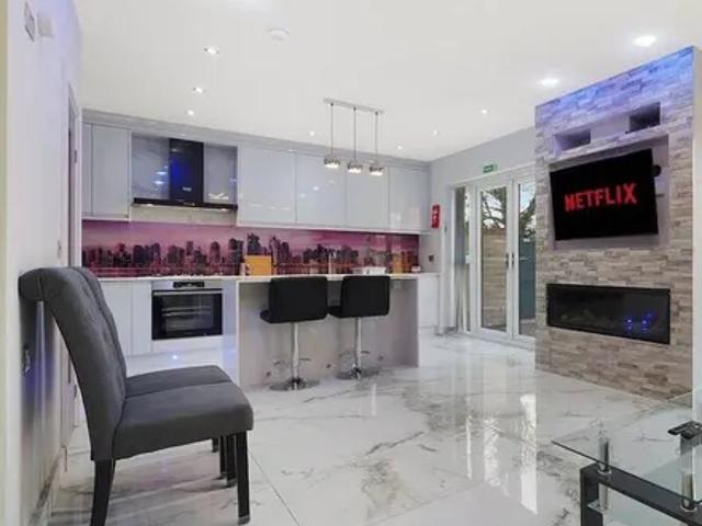 Crumpsall Way, Manchester, M8 4RE, United Kingdom | 4 bed house for rent #164917677 | Rentberry
