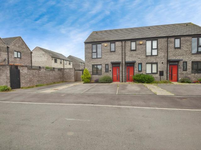 Crusoe Road, Kingswood, Hull HU7, 2 bed terraced house to rent, £875 pcm | PrimeLocation