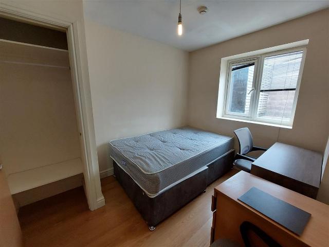 Crwys Road, Cardiff CF24, 4 bed flat to rent, £2,000 pcm | PrimeLocation