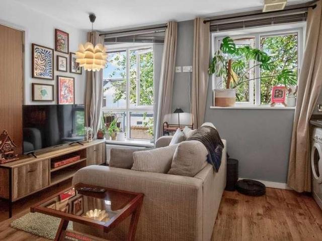 Crwys Road, Cardiff, CF24