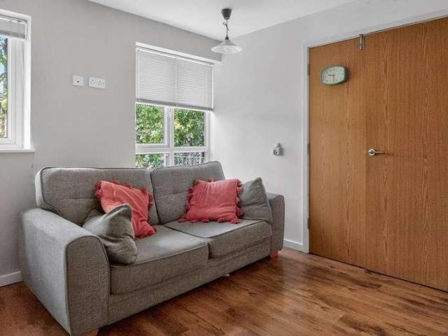 Crwys Road, Cardiff, CF24