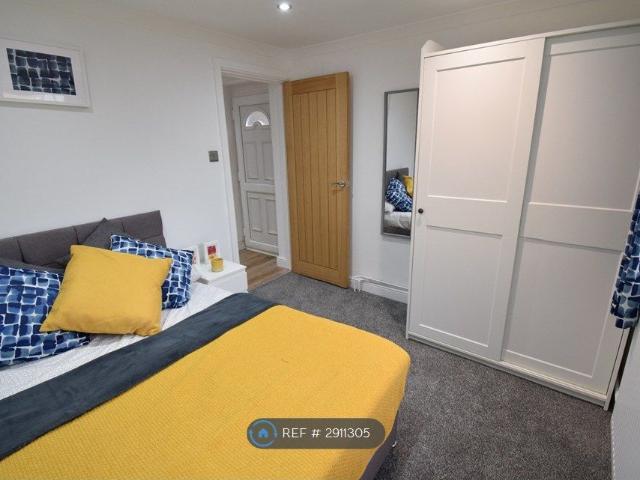 Crwys Road, Cardiff CF24, 2 bed flat to rent, £1,200 pcm | PrimeLocation