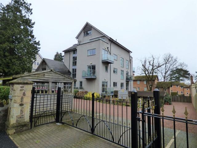 Crystal Mount, 59, Albert Road North, Malvern WR14, 2 bed flat to rent, £1,200 pcm | PrimeLocation