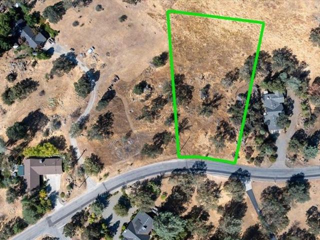 Crystal Cave Cir, Coarsegold, CA 93614