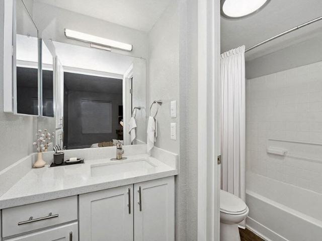 Crystal Creek Studio Apartment for Rent at 10 E Bell Rd, Phoenix, AZ 85022