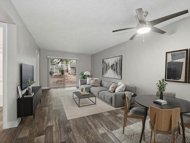 Crystal Creek 2 Bedroom Apartment for Rent at 10 E Bell Rd, Phoenix, AZ 85022